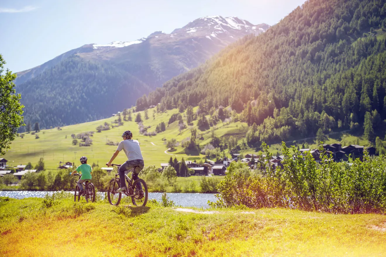 Rolling Down the Rhone - Canadian Bike Vacations